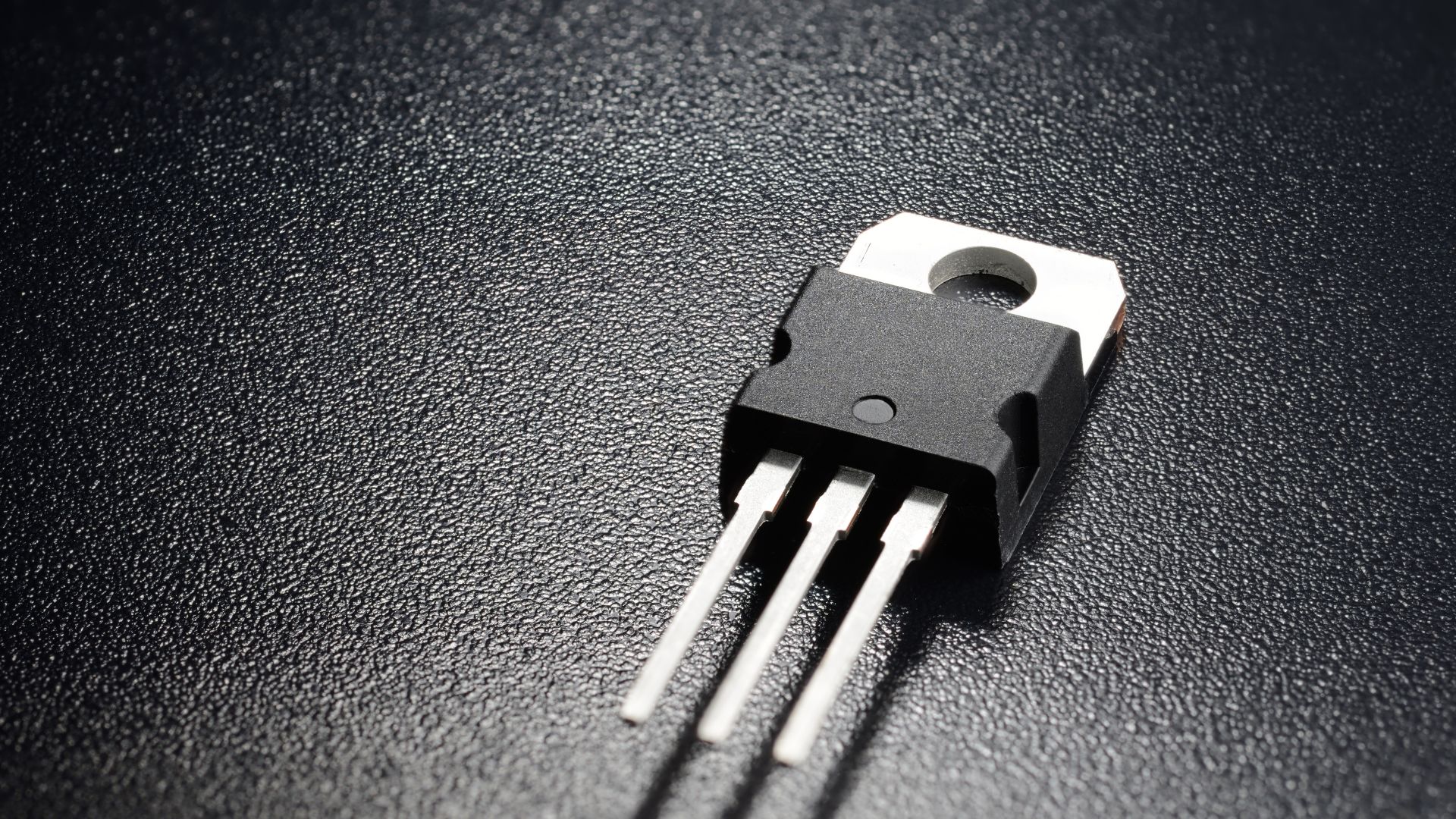 How Power Transistor ICs Improve Efficiency - prestonics